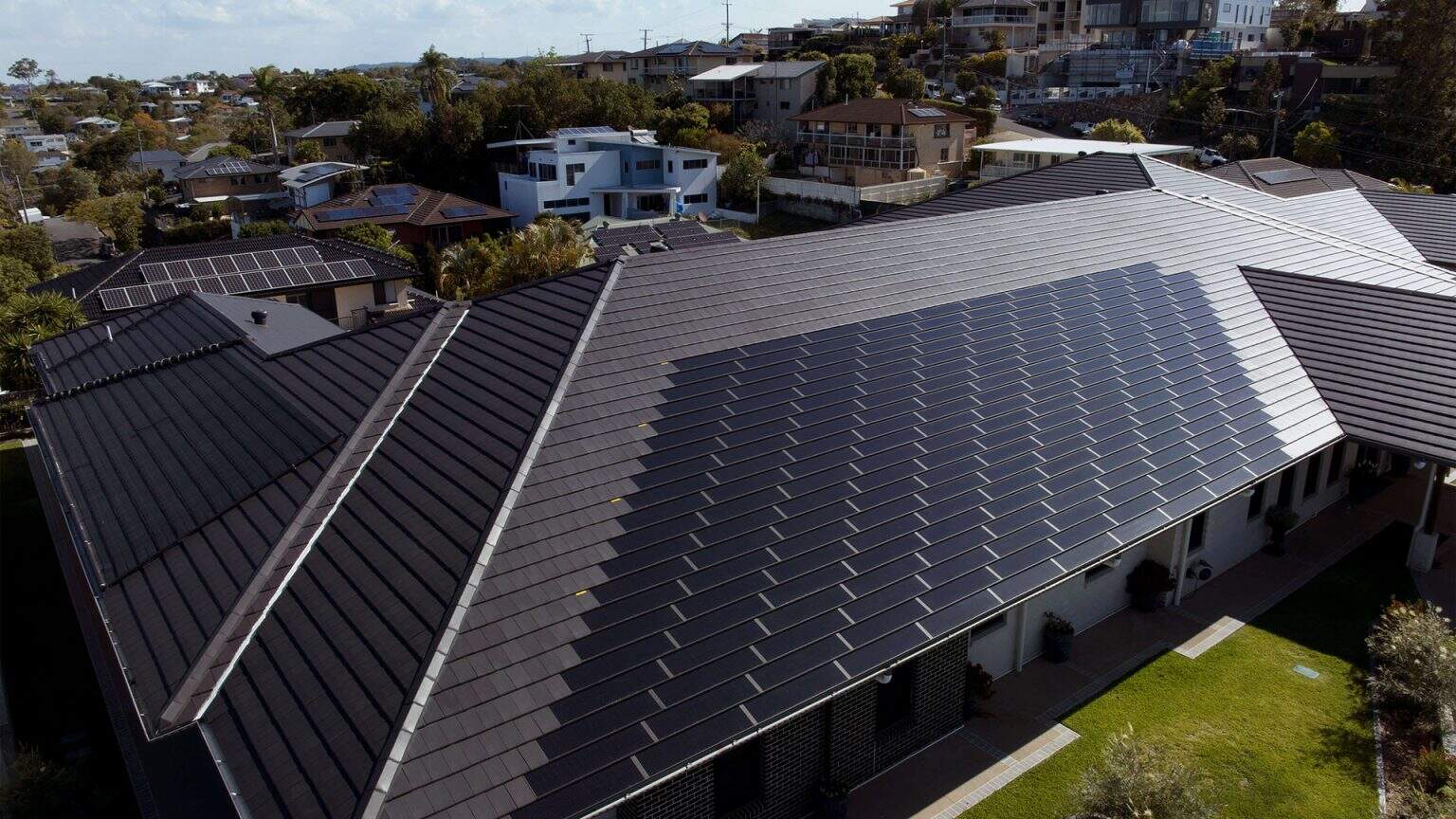 Solar Roof Tiles: Integrated Solar Roofing Systems in Europe 2026